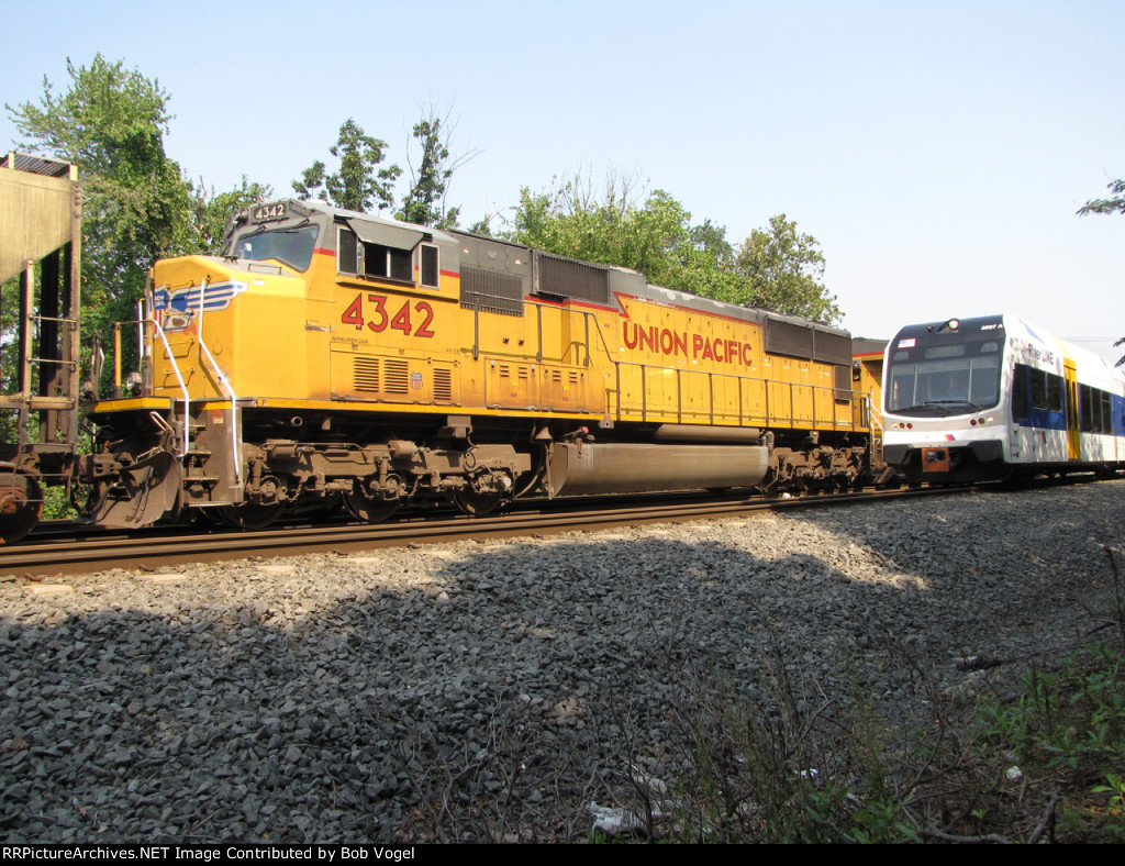 UP 4342 and NJT 3507